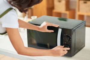 Is A Microwave A Computer? (Explained & Solved!) – Ask The Home Geek